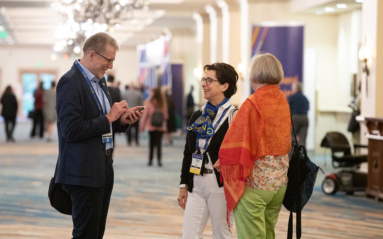 Stephanie Urchick celebra la magia de Rotary | Rotary International